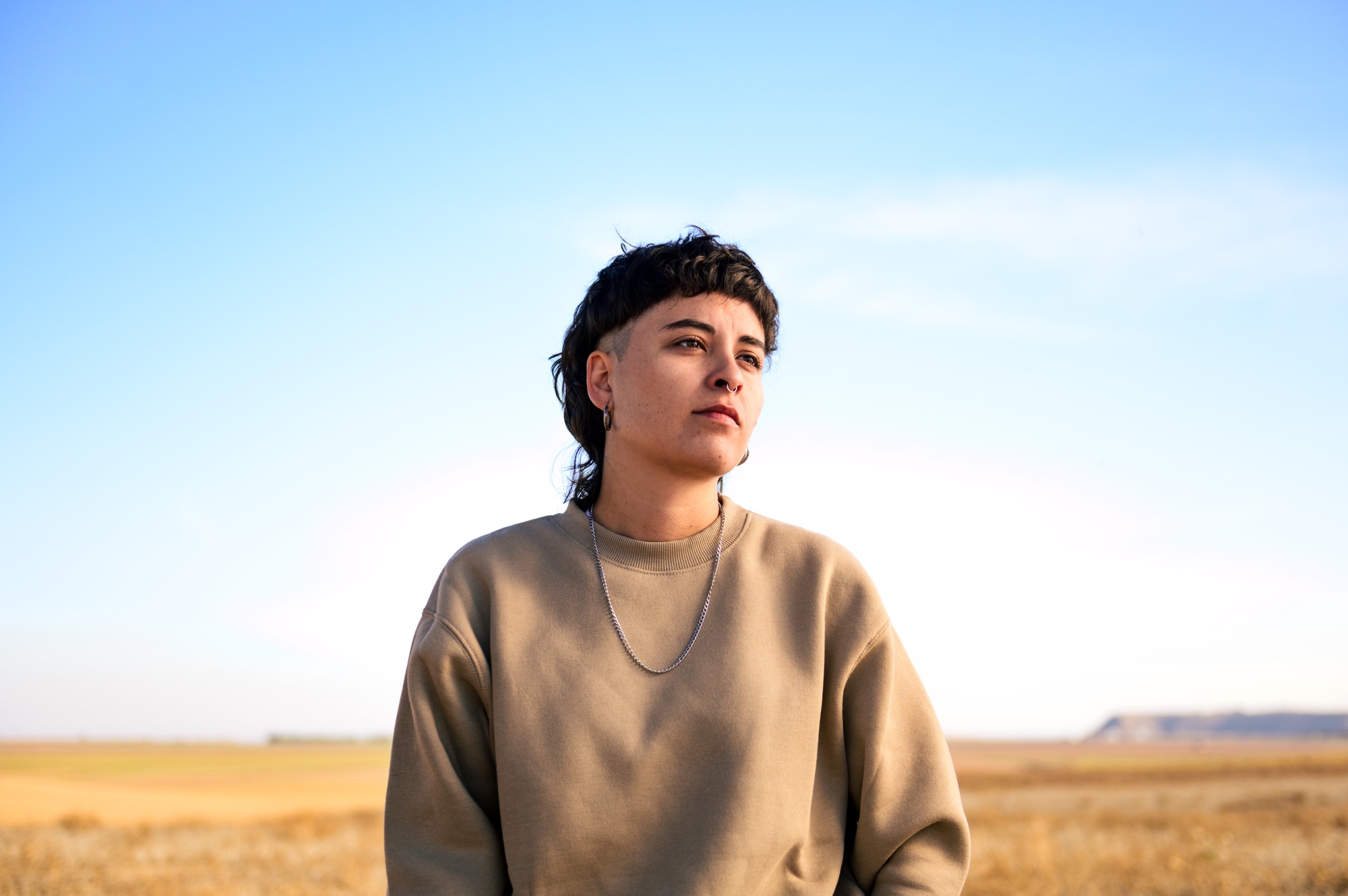 Carla Collado presenta el single “Por si Acabo Siendo Polvo” – Lunas ...