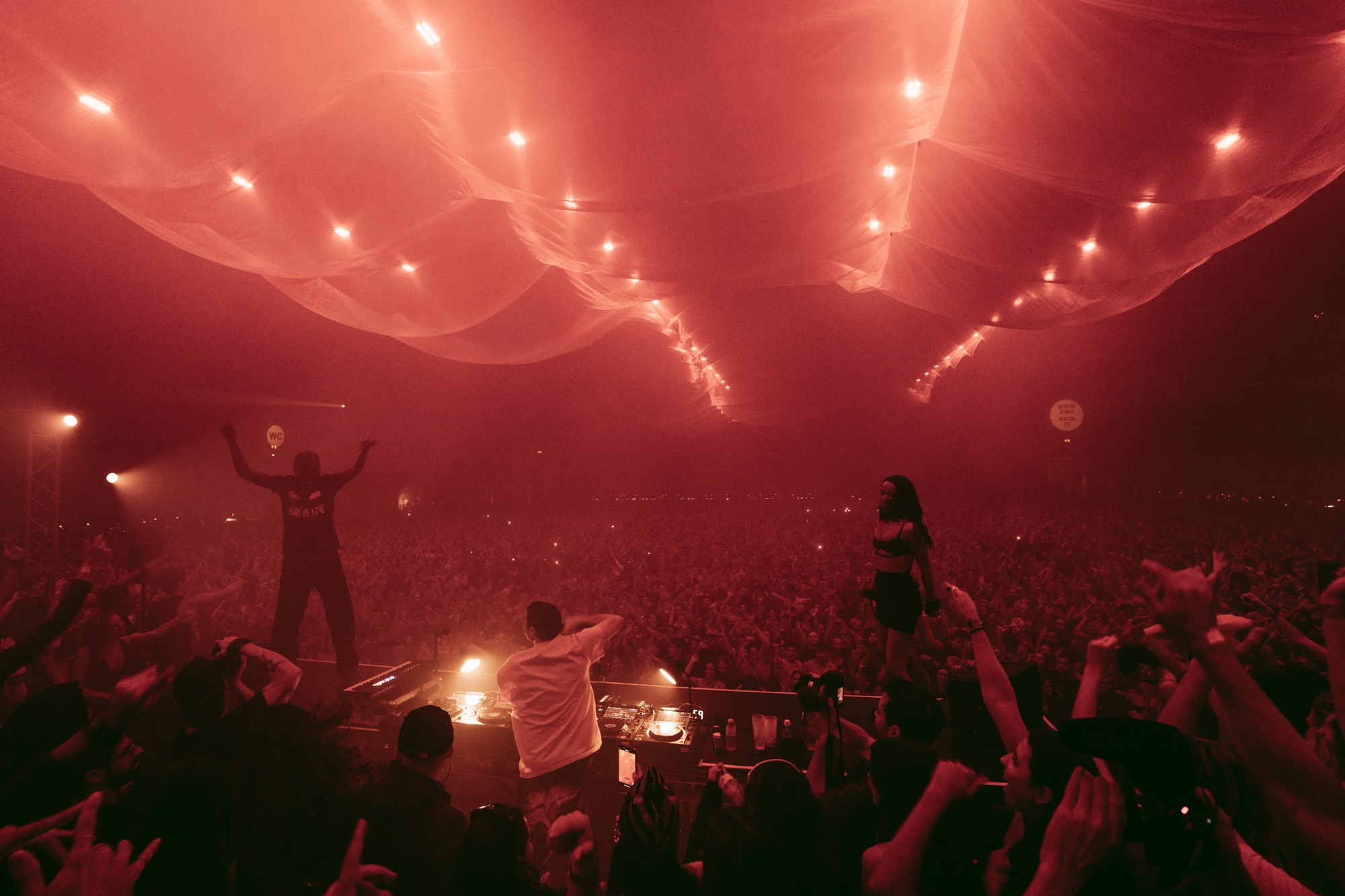 El fenómeno Fred Again… arrasa en el pabellón 6 de IFEMA de Madrid – Lunas Pasajeras